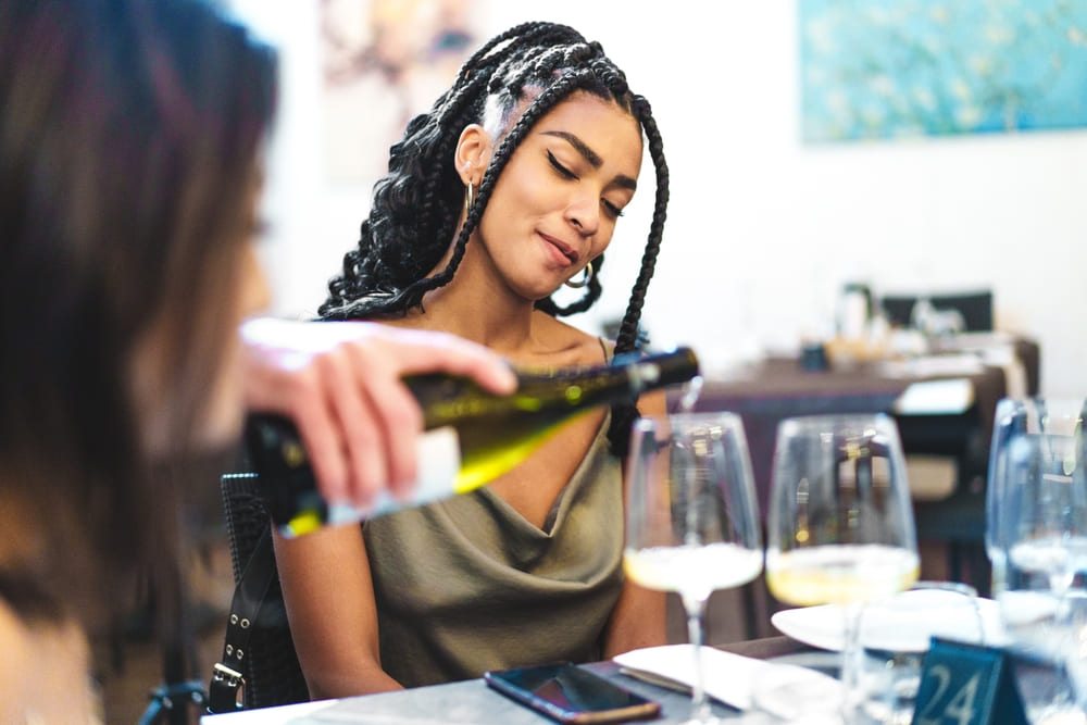 How To Taste Wine: 8 Essential Wine Tasting Tips